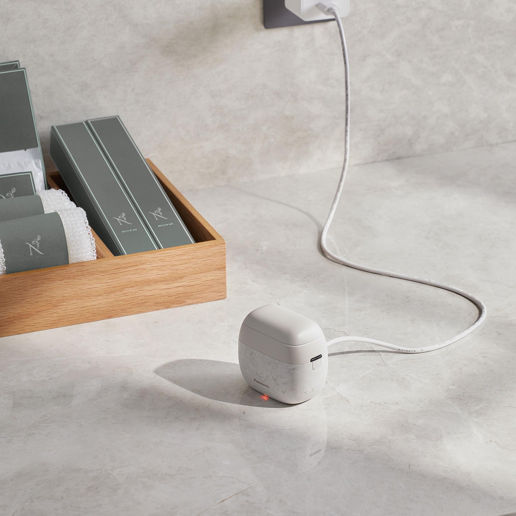 ARC5 PALM-sized Electric Razor