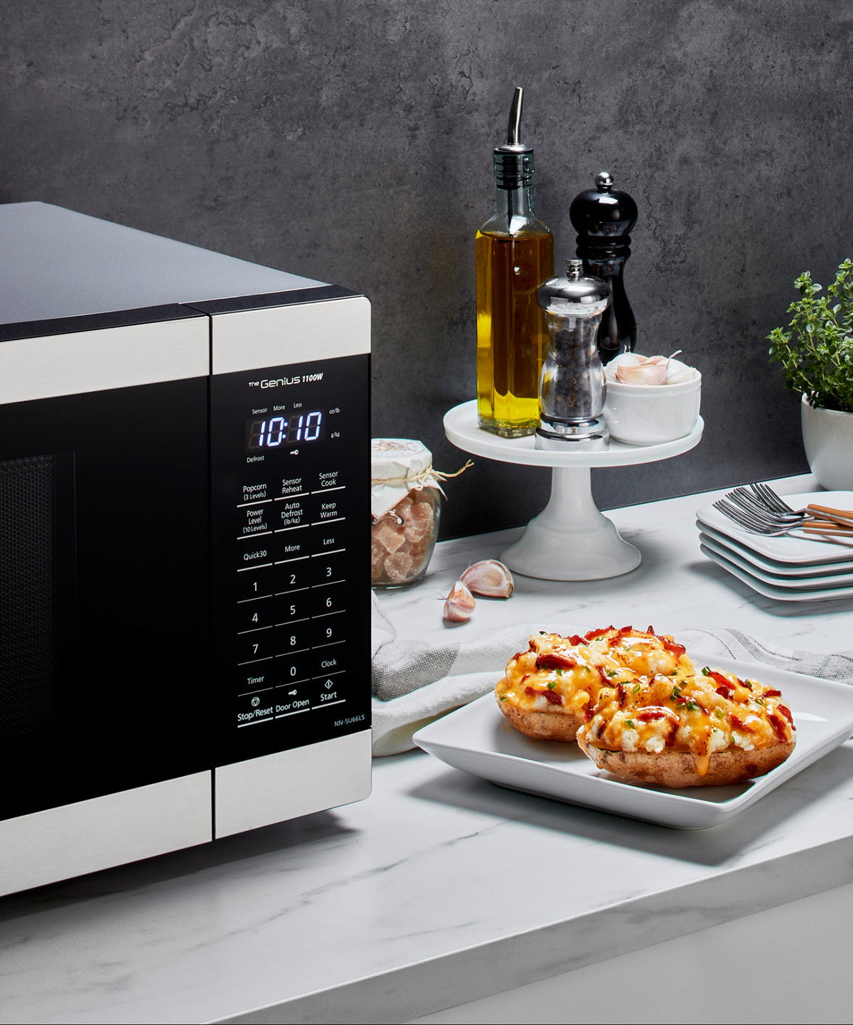 Panasonic Microwave Oven with Genius Sensor Cooking Technology, 1.3 cu ...